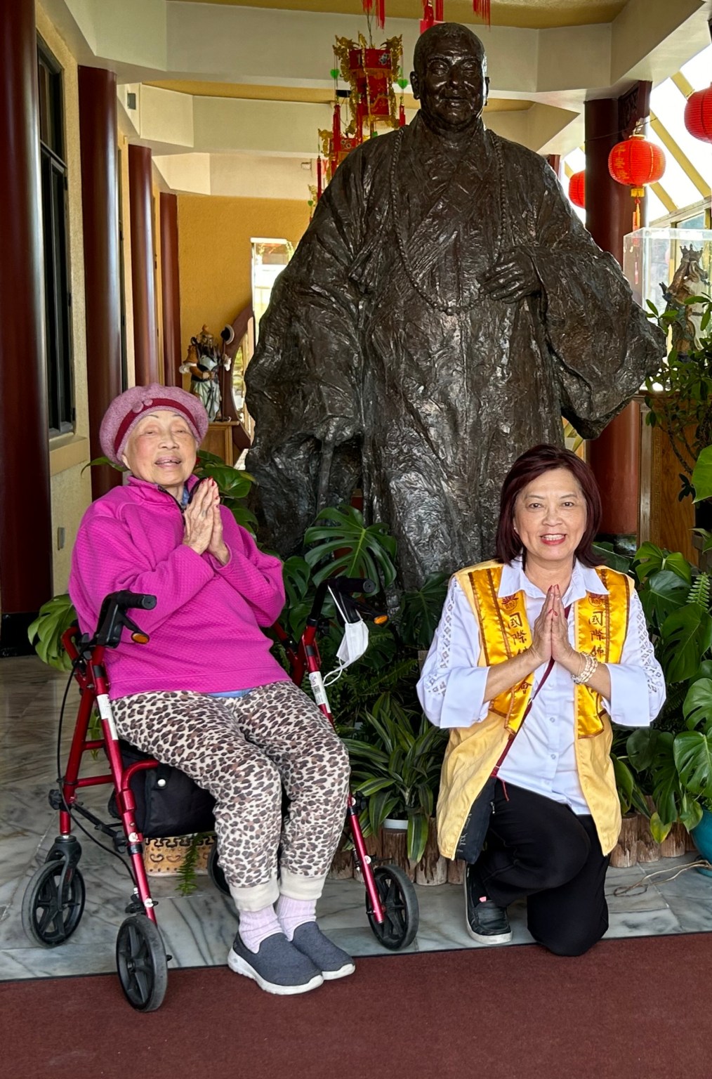 佛光燦爛洛杉磯 母女同行菩薩道｜Shining Together: A Mother and Daughter on the ...